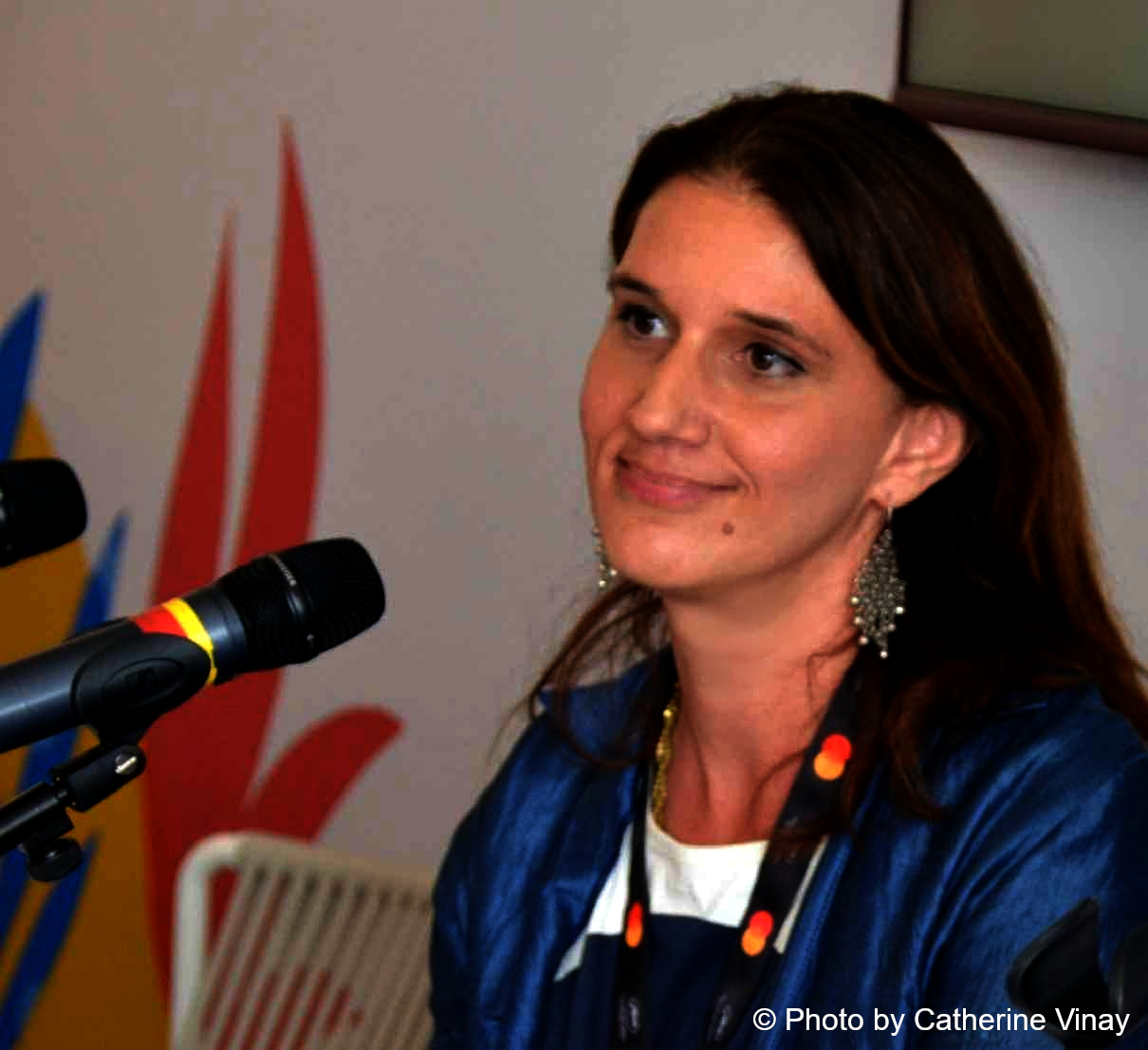 Elsa Cornevin ~ Longueur d’ondes ~ Festival de la radio et de l'écoute ...