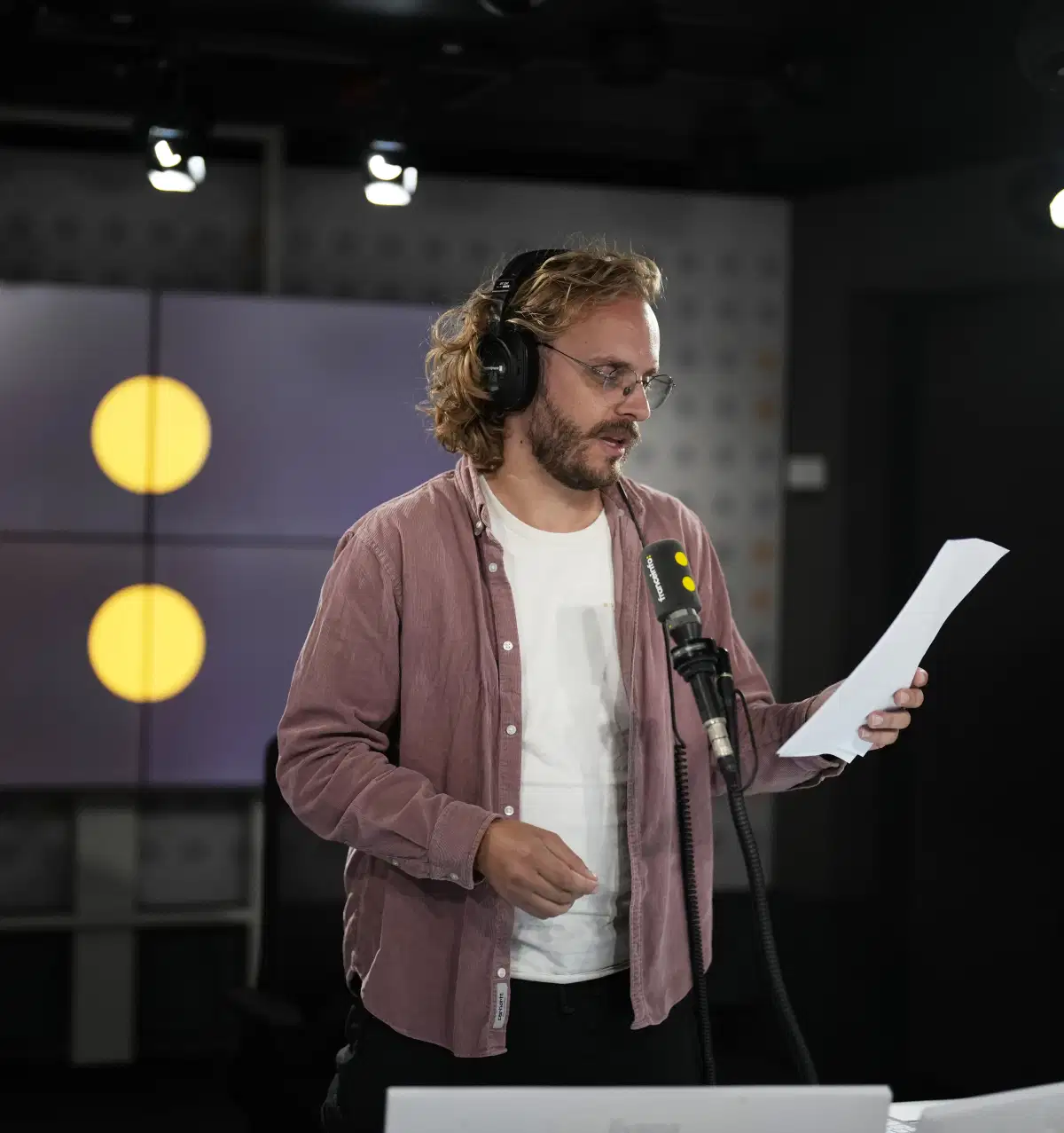 Léo Tescher ~ Longueur d’ondes ~ Festival de la radio et de l'écoute ...